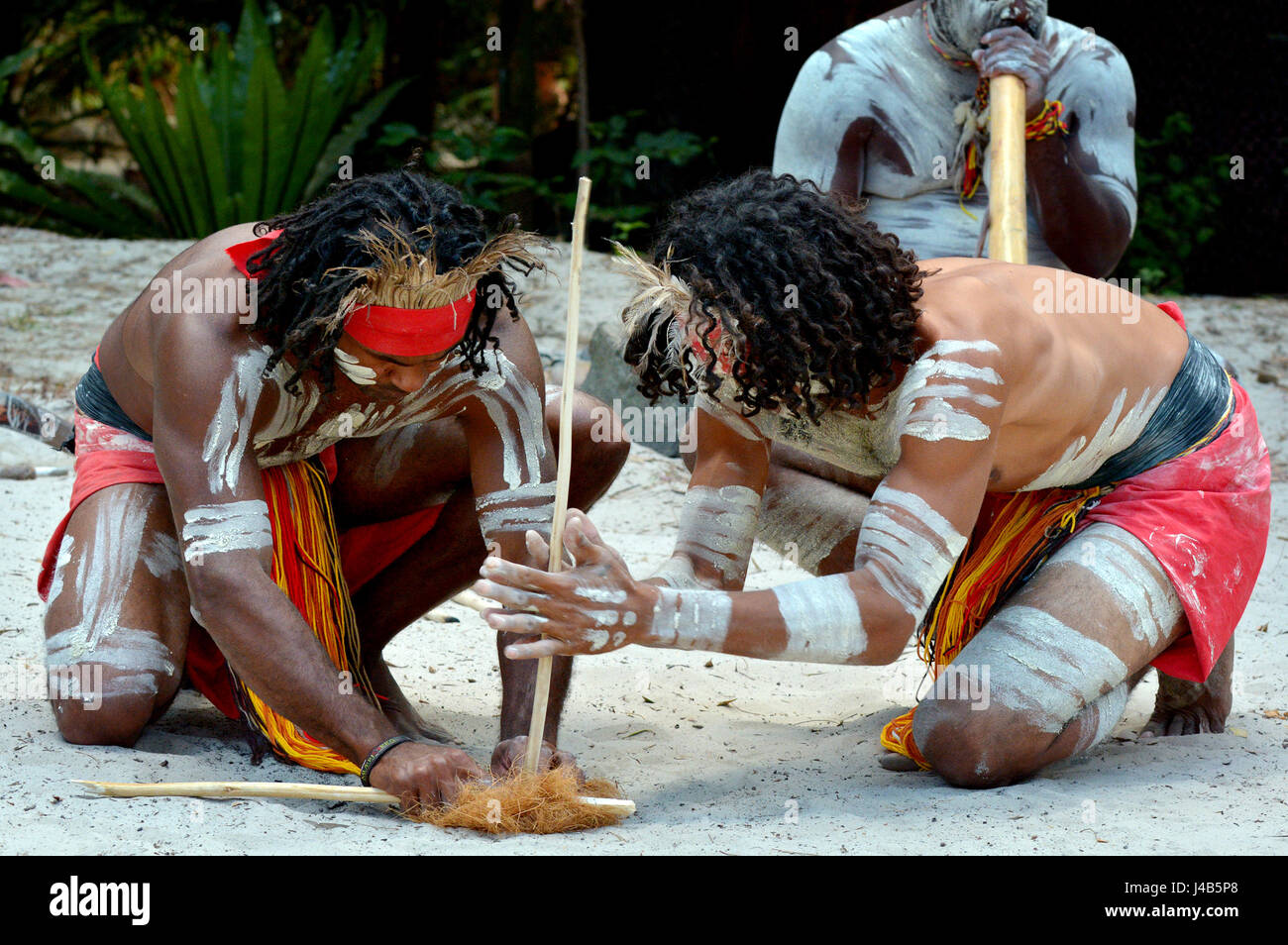Indigenous Australia Fire Stock Photos & Indigenous Australia Fire ...