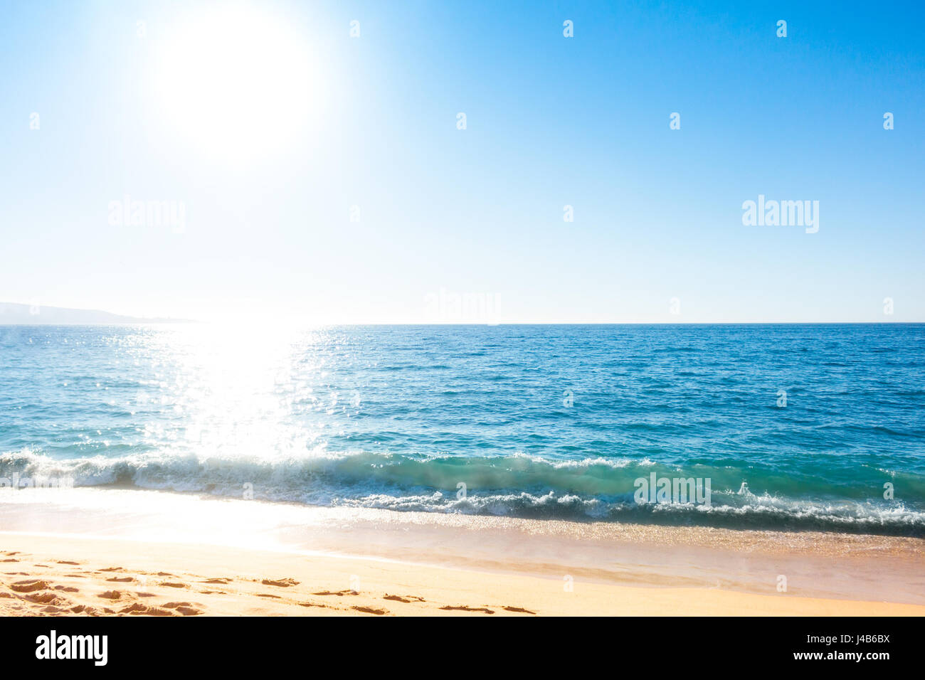 Wet sand shining hi-res stock photography and images - Alamy