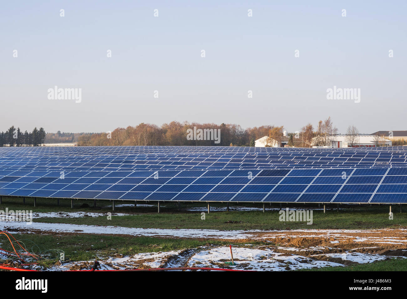 Solar cell industrial building hi-res stock photography and images - Alamy