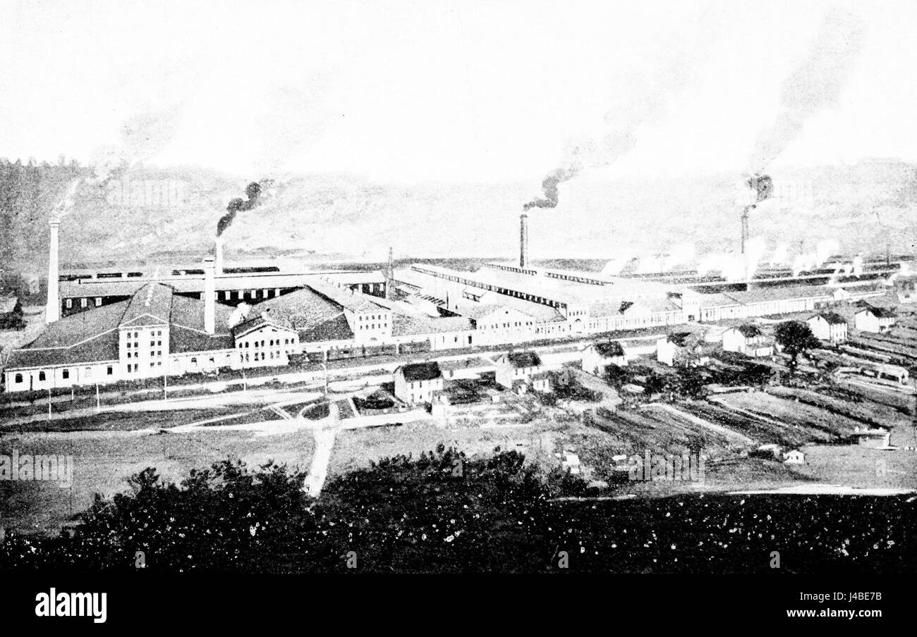 Ford factory 1900s Black and White Stock Photos & Images - Alamy