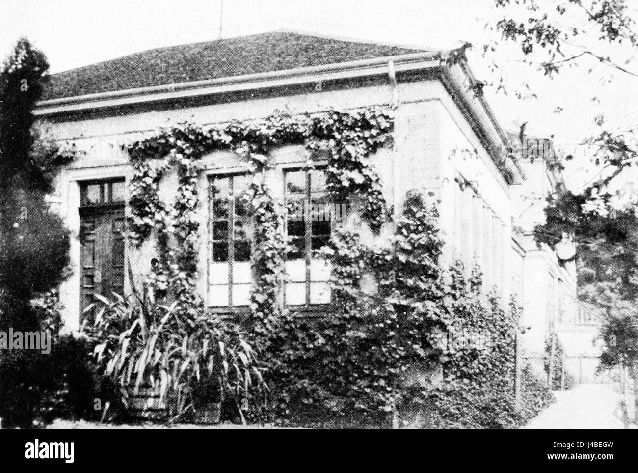 This illustration shows the view of a lecture hall from its garden ...