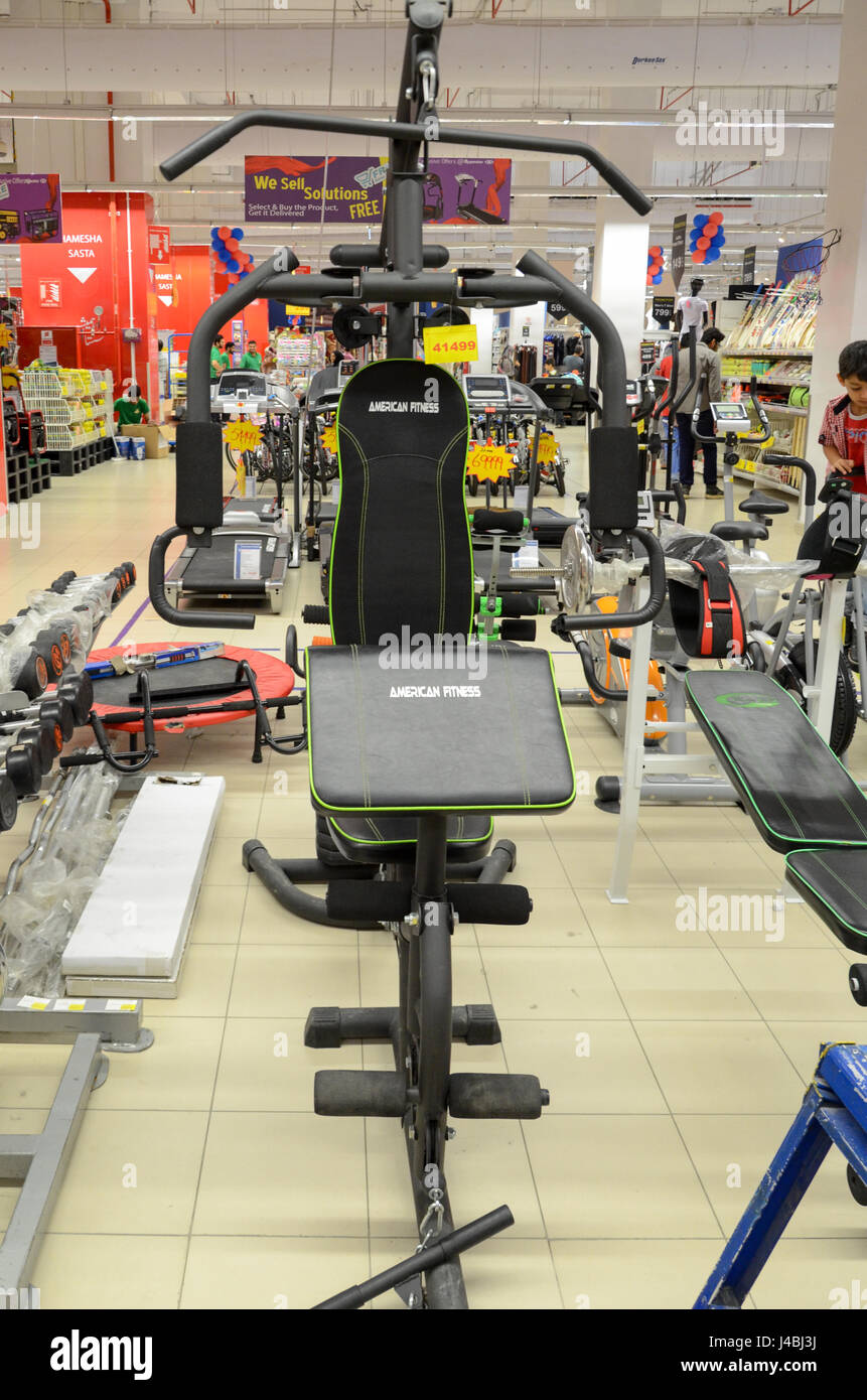 Hyperstar Supermarket at the biggest mall of Pakistan, Emporium Mall ...