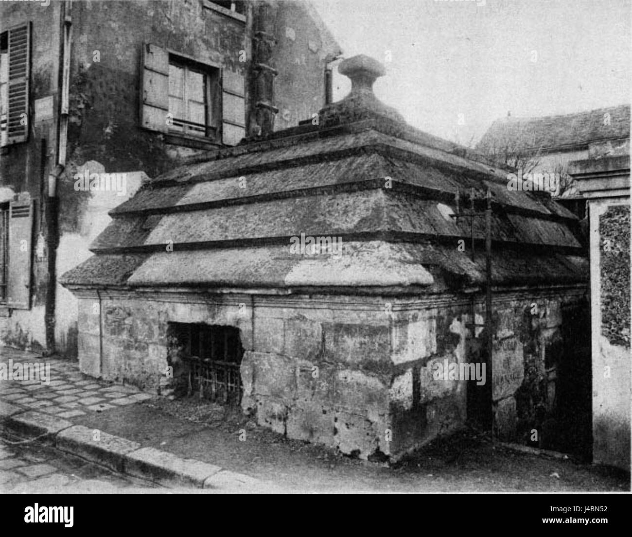 'Regard du Bernage' refers to a visual or artistic portrayal of Bernage ...