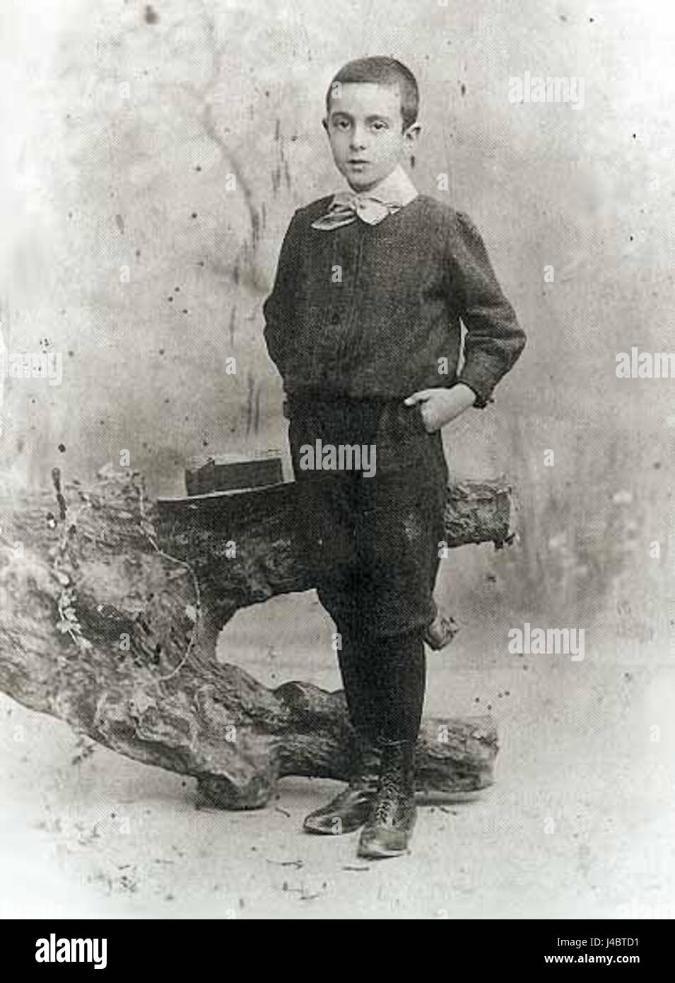 Pessoa 1898 likely refers to the works of Portuguese poet Fernando ...