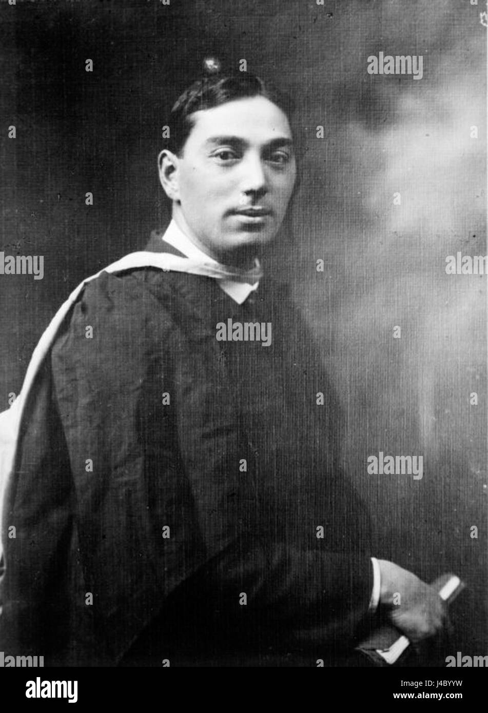 RangiHiroa, a book published in 1904, explores Polynesian culture and ...