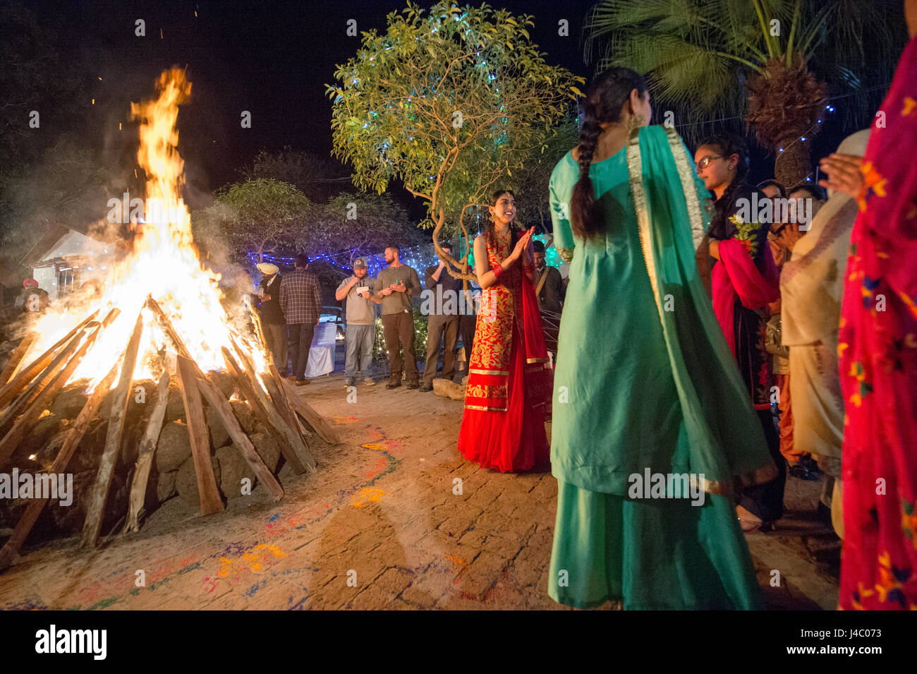 Dancing and bonfire hi-res stock photography and images - Alamy