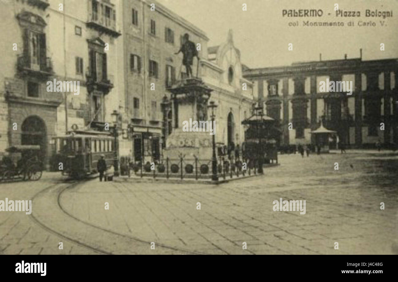 Bologni square hi-res stock photography and images - Alamy