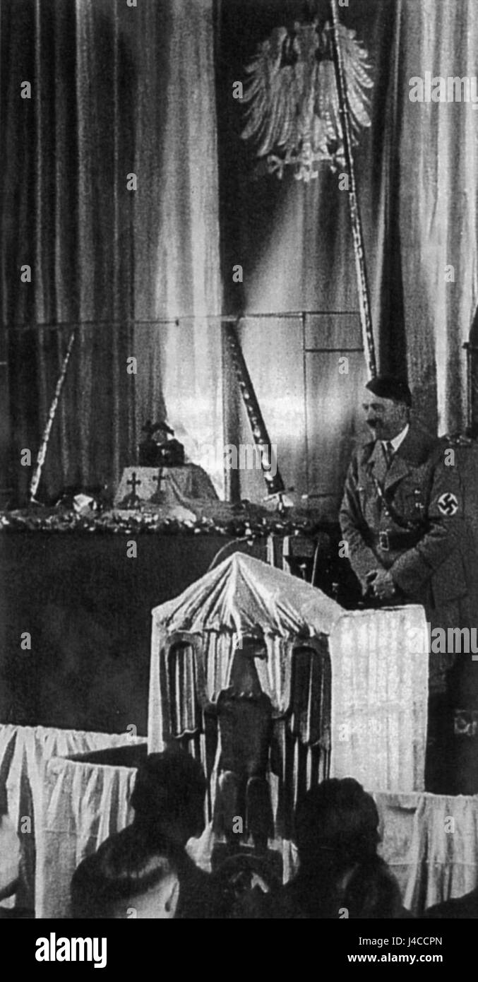 Drawing of hitler Black and White Stock Photos & Images - Alamy