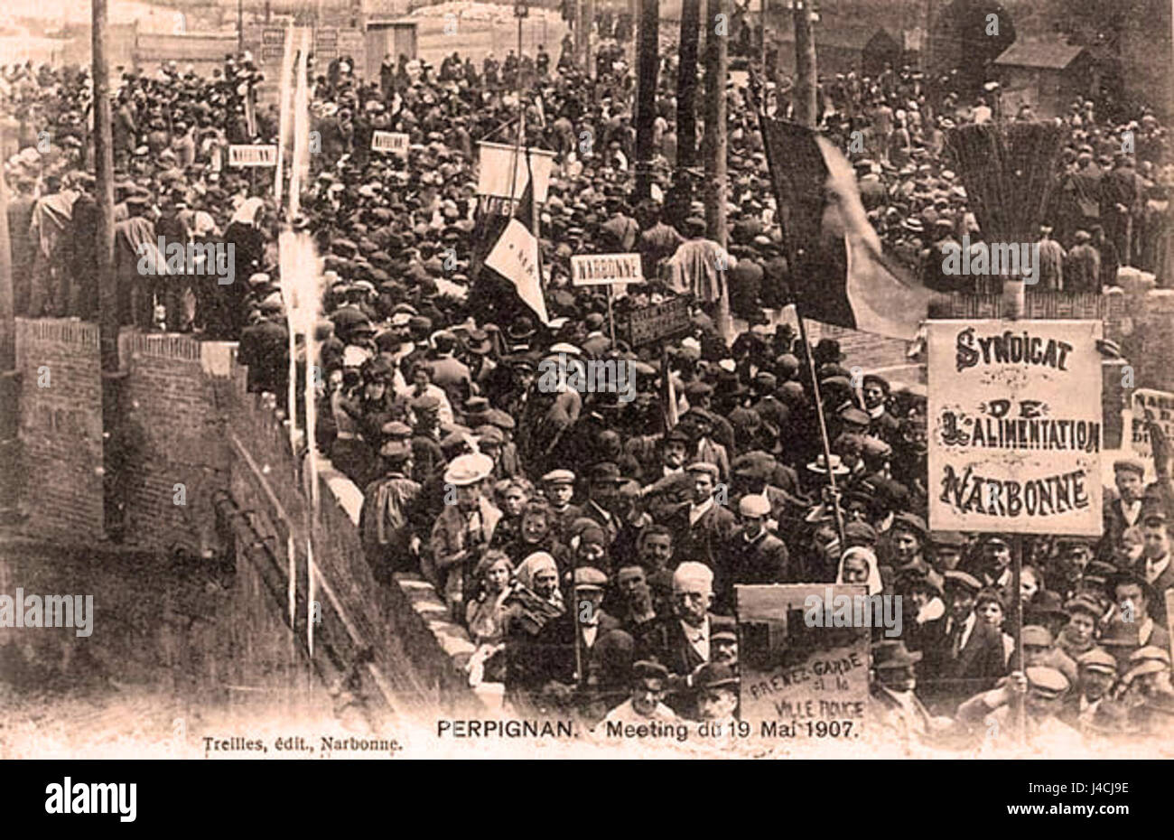 This photograph from May 2, 1907, captures a historical scene in ...