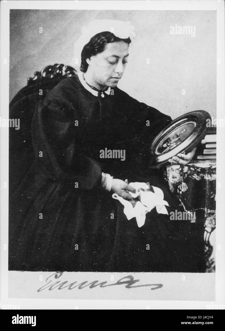 Queen Emma of Hawaii in mourning, photograph by H. L. Chase (PP 96 3 ...