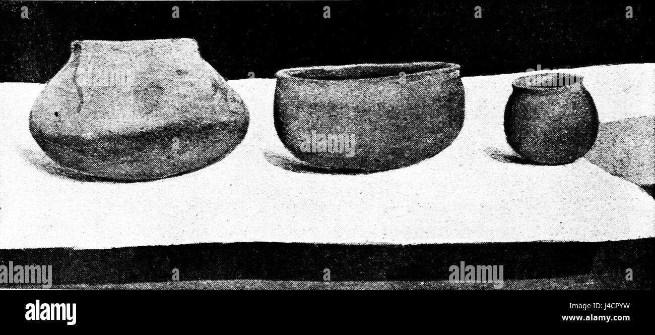 Pottery analysis Black and White Stock Photos & Images - Alamy