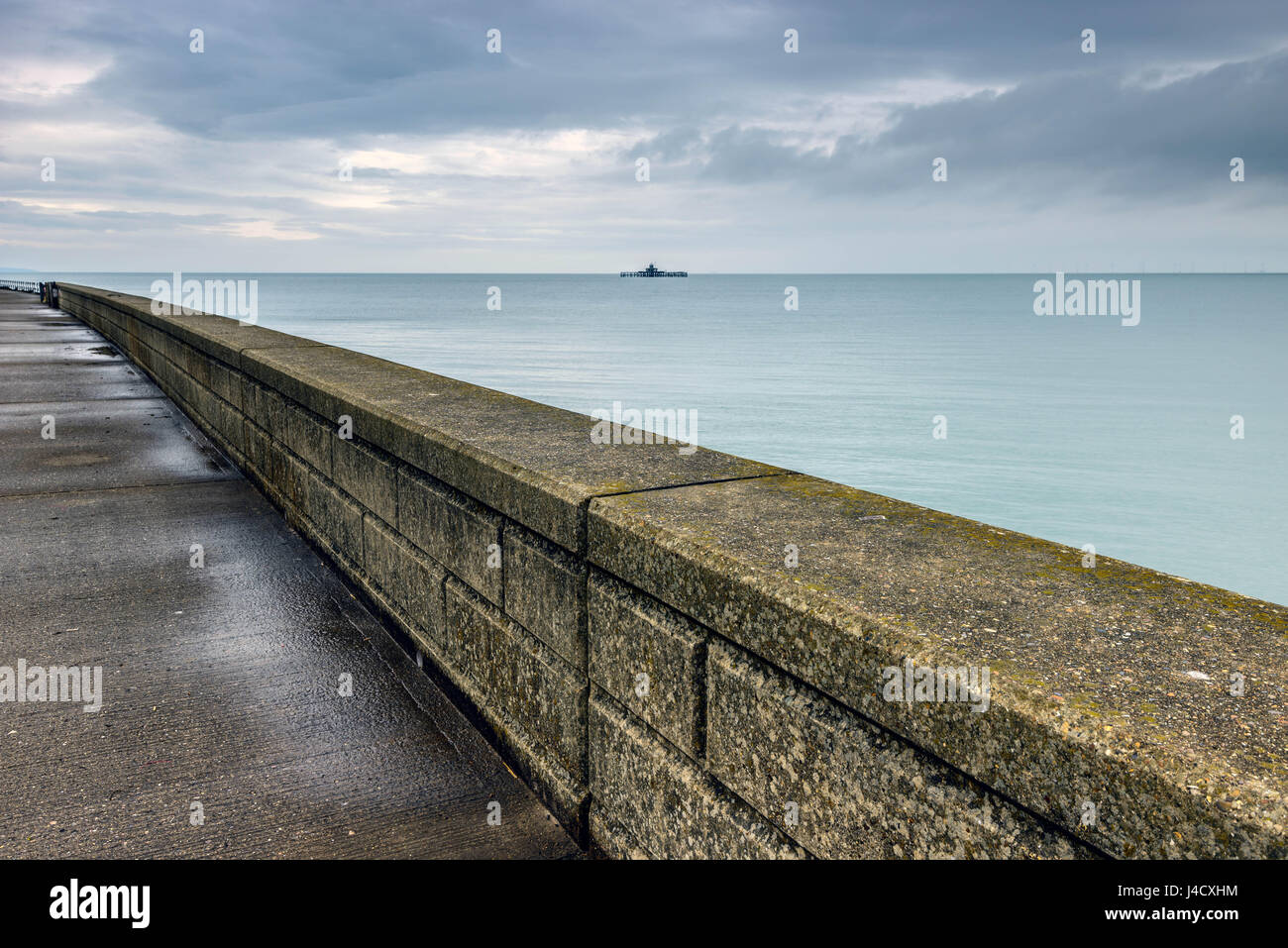Sea wall, Herne Bay Stock Photo - Alamy