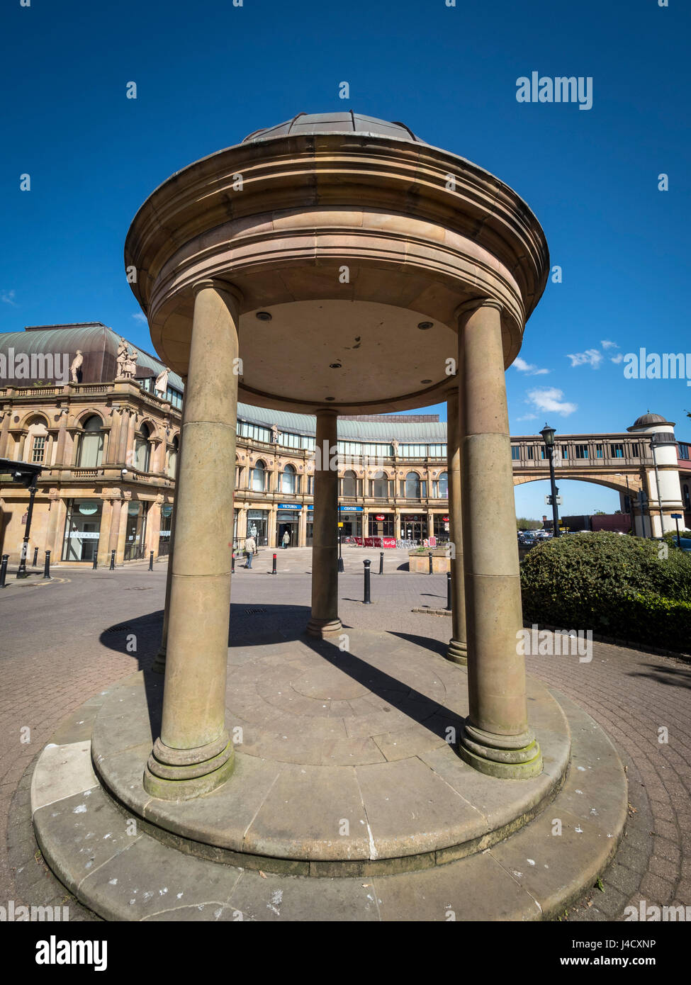 Victoria Gardens and Victoria Shopping Centre, Station Parade ...