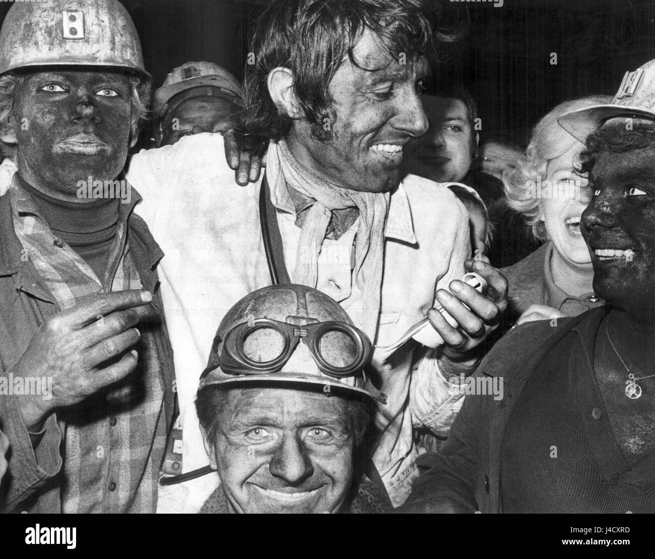 Austrian singer and composer Udo Juergens with his "buddies", pitmen of ...