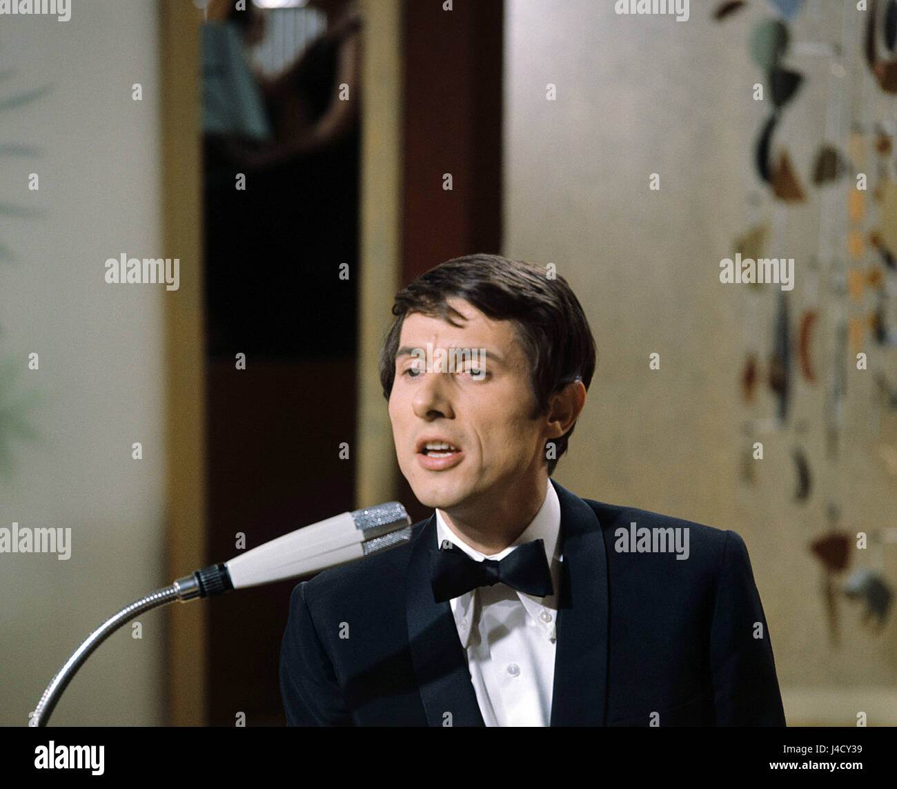 Austrian singer and composer Udo Juergens performs his world hit "Merci ...