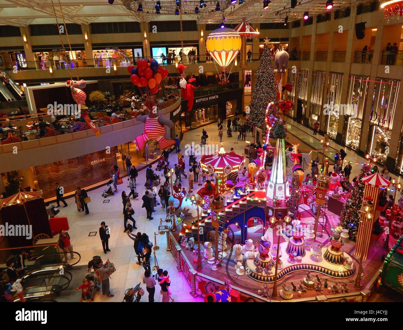 Cafe Landmark and the atrium of The Landmark Mall in Central - Hong ...