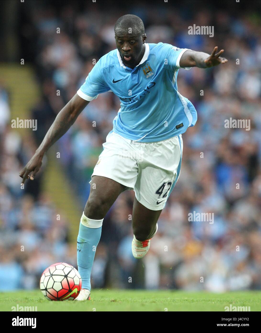 YAYA TOURE MANCHESTER CITY FC MANCHESTER CITY FC ETIHAD STADIUM ...