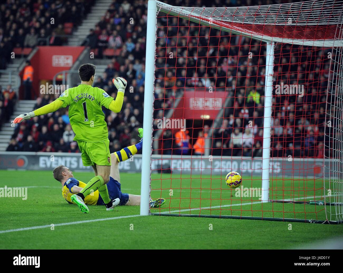 ARSENAL GOALKEEPER WOJCIECH SZ SOUTHAMPTON V ARSENAL ST MARY'S STADIUM ...