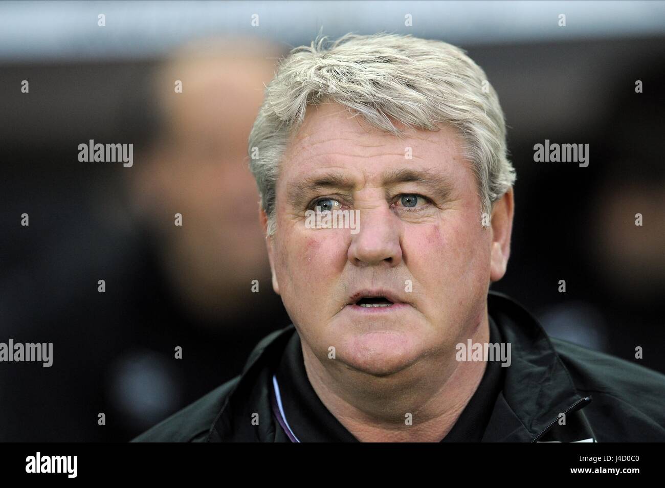 STEVE BRUCE HULL CITY FC MANAGER HULL CITY FC MANAGER KC STADIUM HULL ...