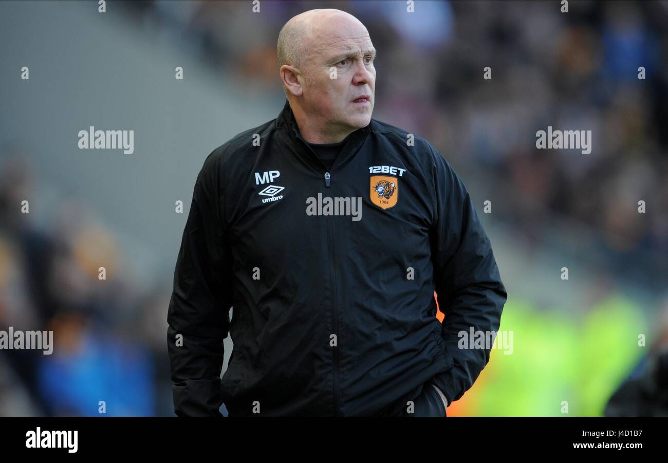 Manager assistant manager horizontal football hi-res stock photography ...