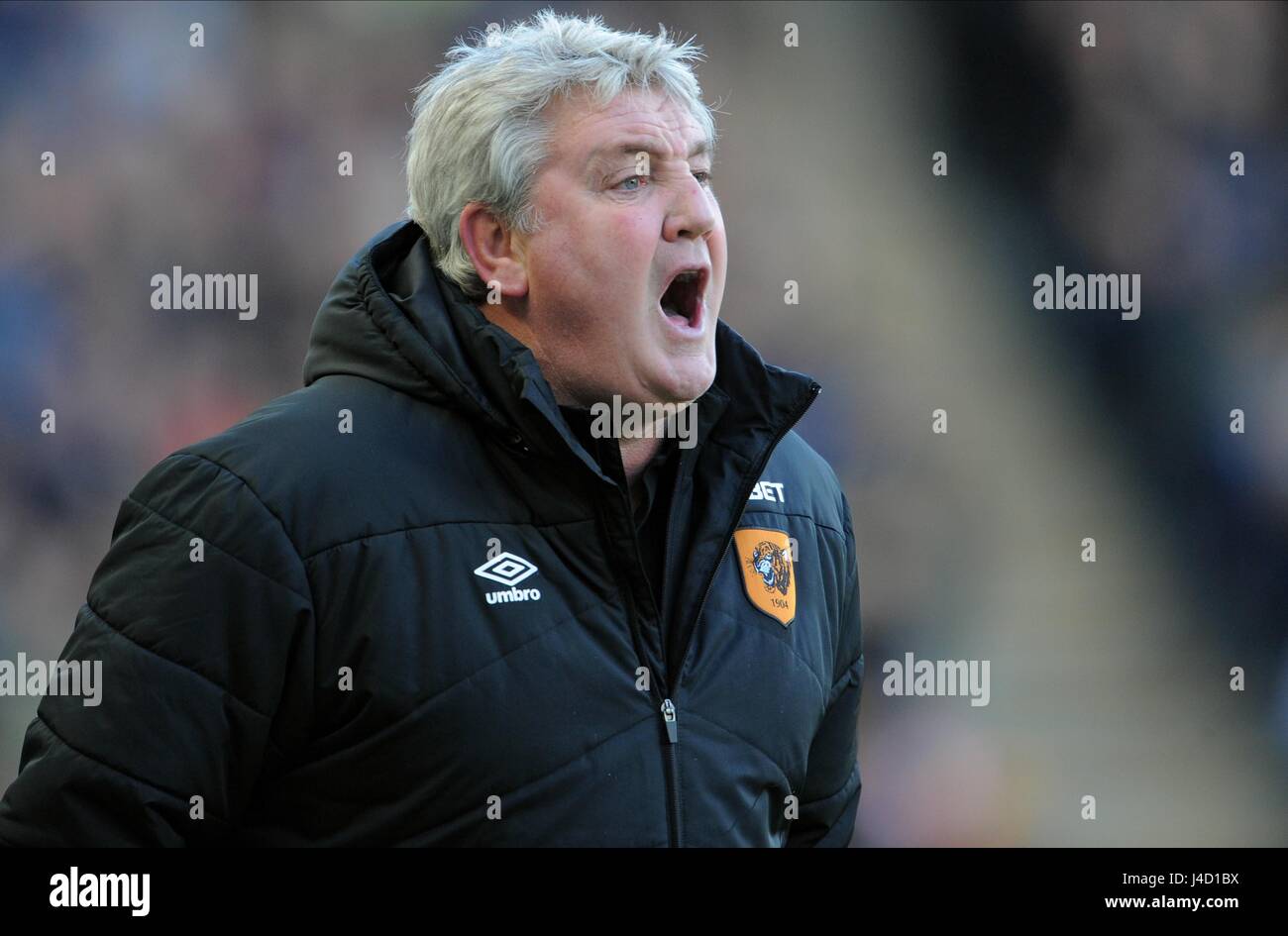 STEVE BRUCE HULL CITY FC MANAGER HULL CITY FC MANAGER KC STADIUM HULL ...