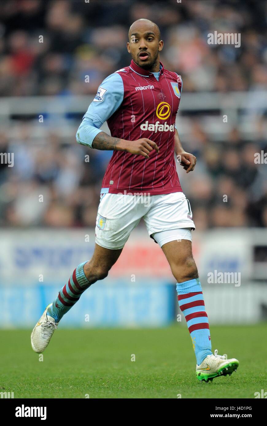 Fabian delph aston villa fc hi-res stock photography and images - Alamy