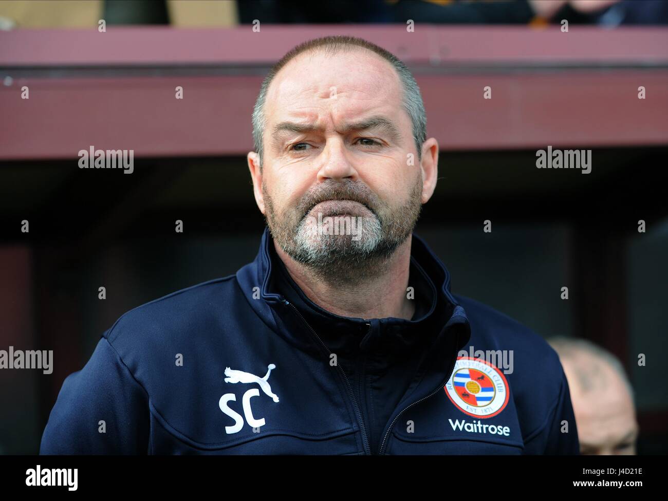 STEVE CLARKE READING FC MANAGER VALLEY PARADE BRADFORD ENGLAND 07 March ...