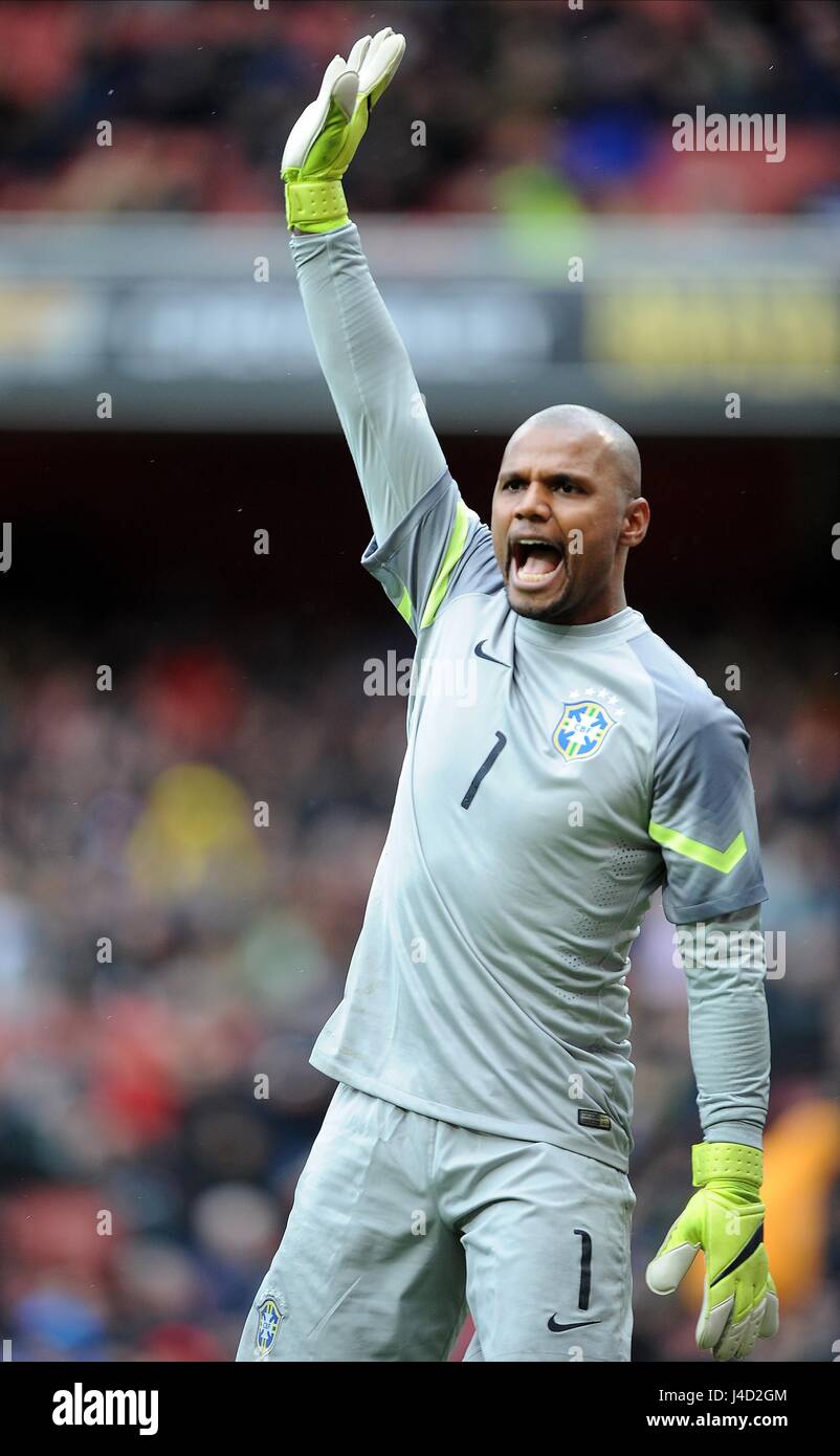 Goalkeeper of chile hi-res stock photography and images - Alamy