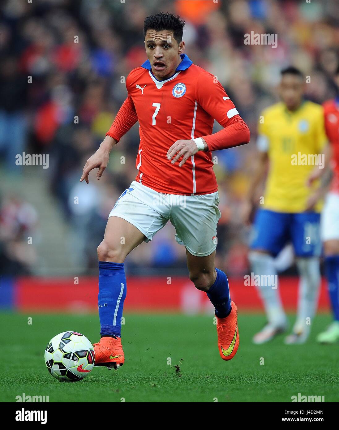 Chile brazil alexis sanchez hi-res stock photography and images - Alamy