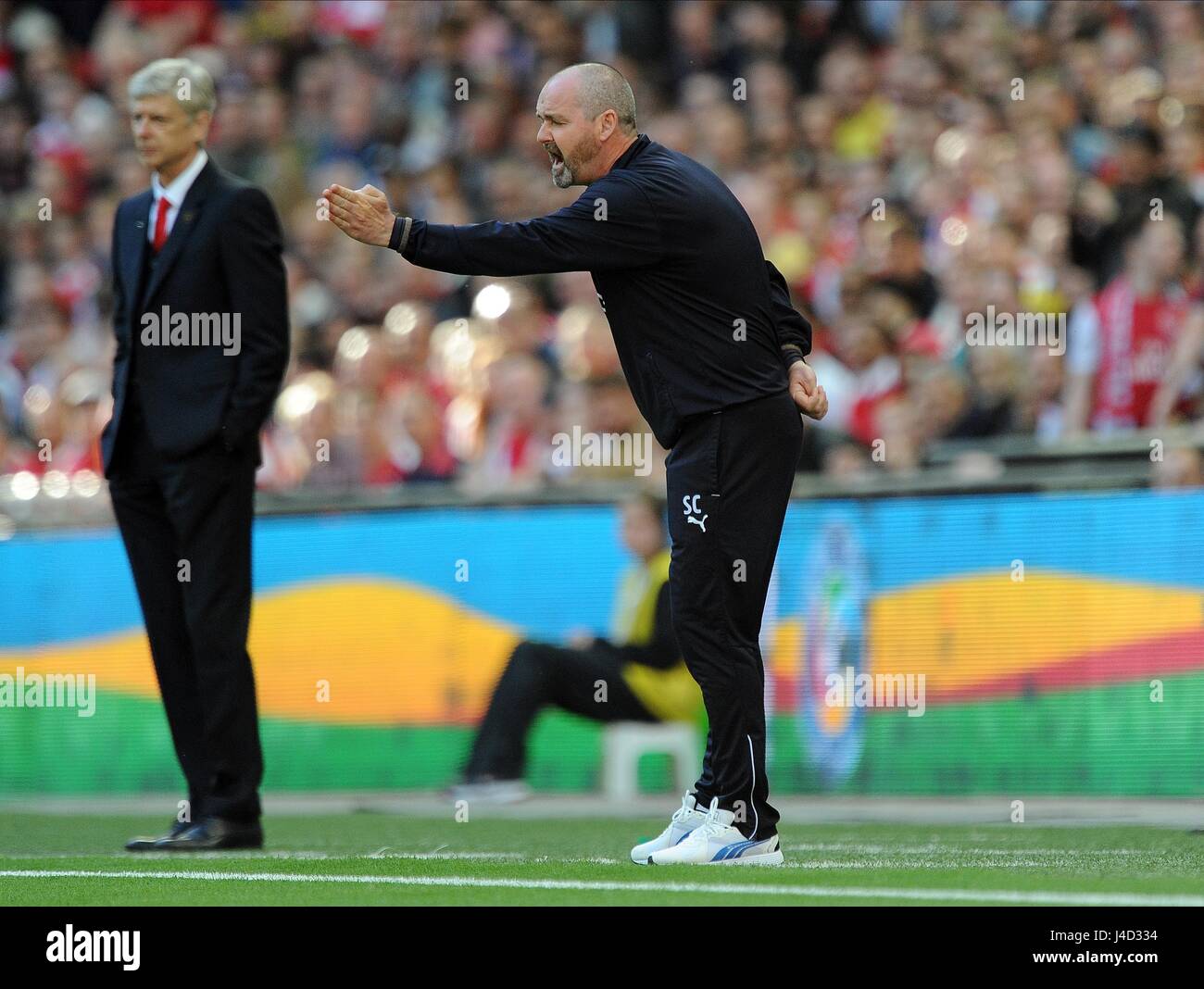 READING MANAGER STEVE CLARKE I READING V ARSENAL WEMBLEY STADIUM LONDON ...