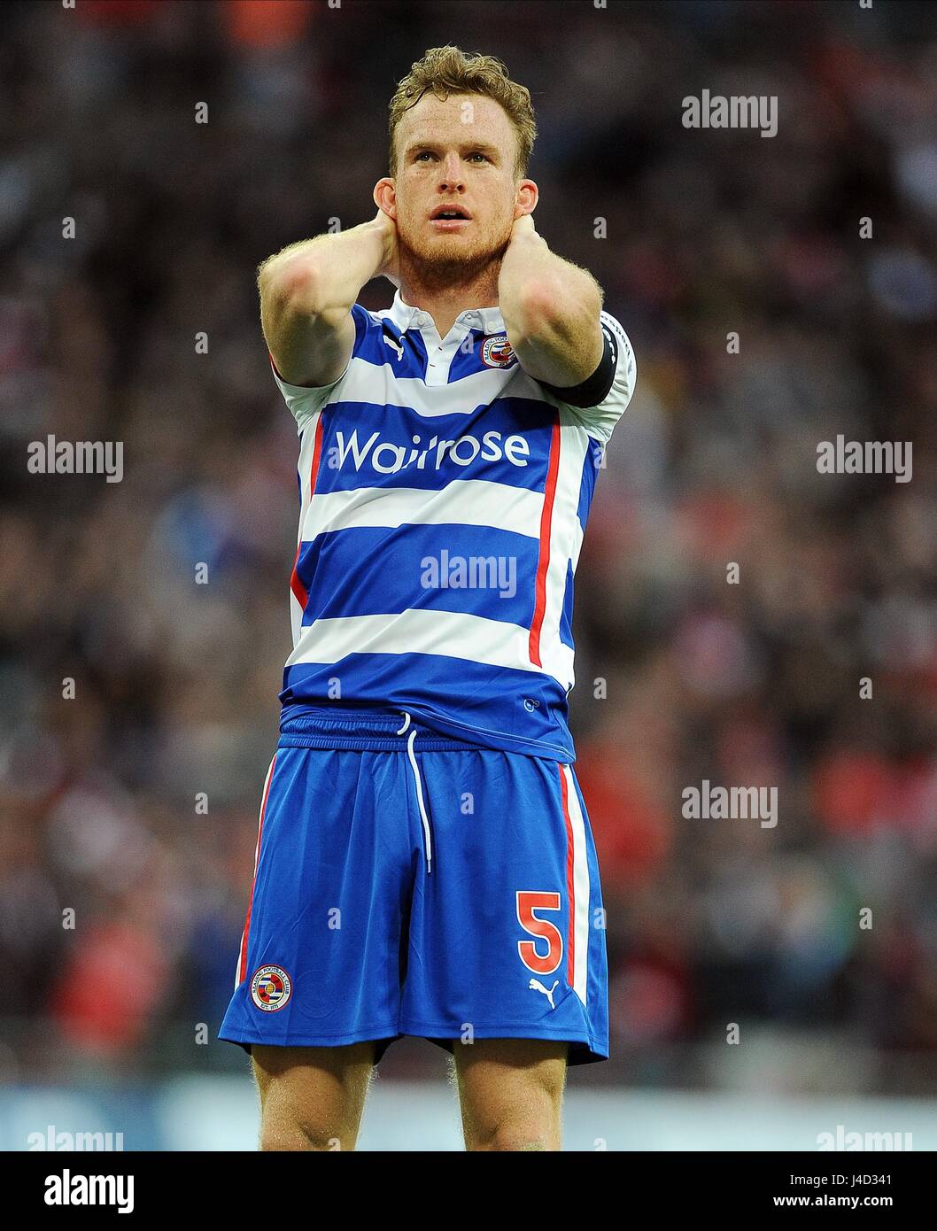 Alex pearce reading hi-res stock photography and images - Alamy