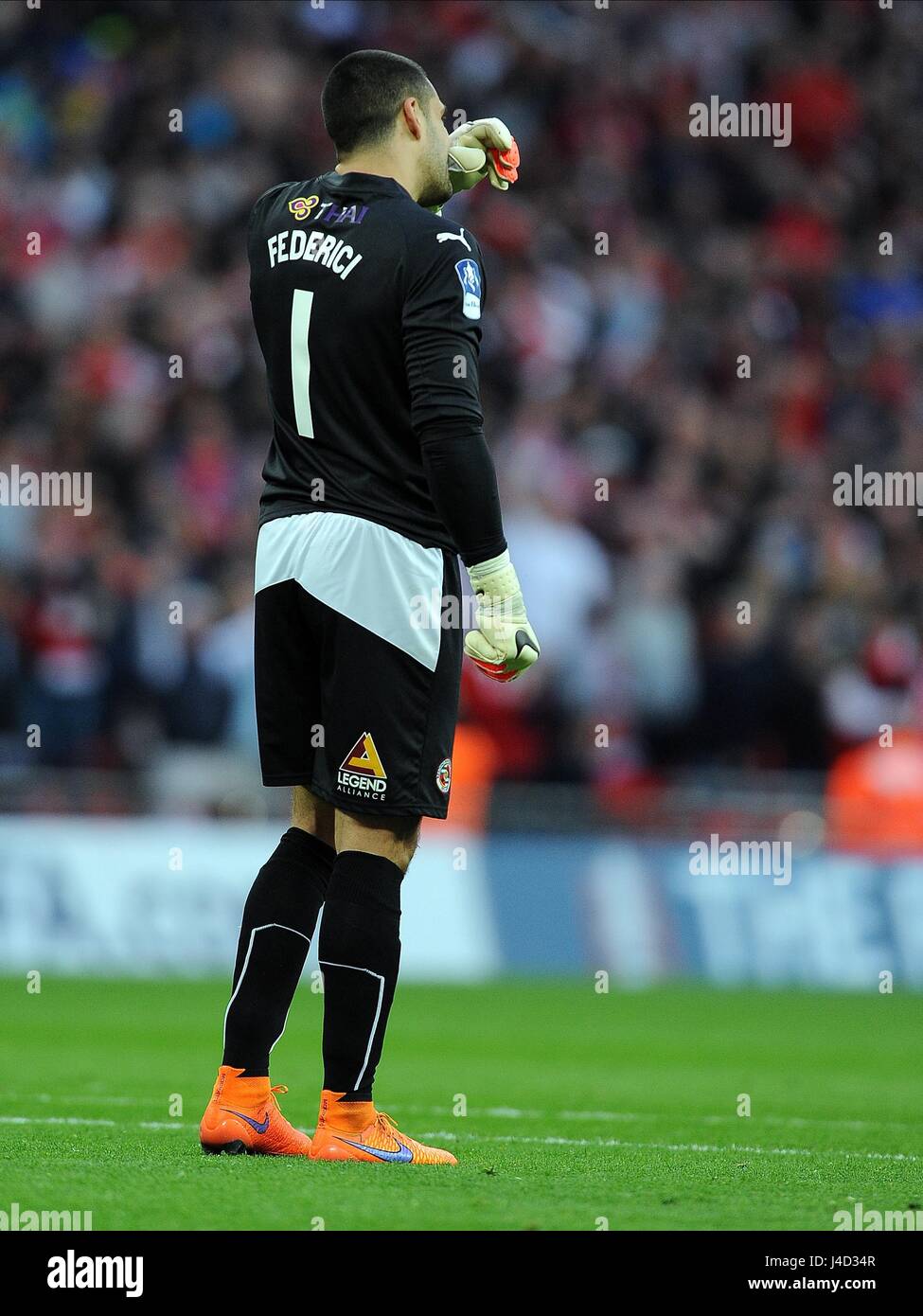 A DEJECTED READING GOALKEEPER READING V ARSENAL WEMBLEY STADIUM LONDON ...