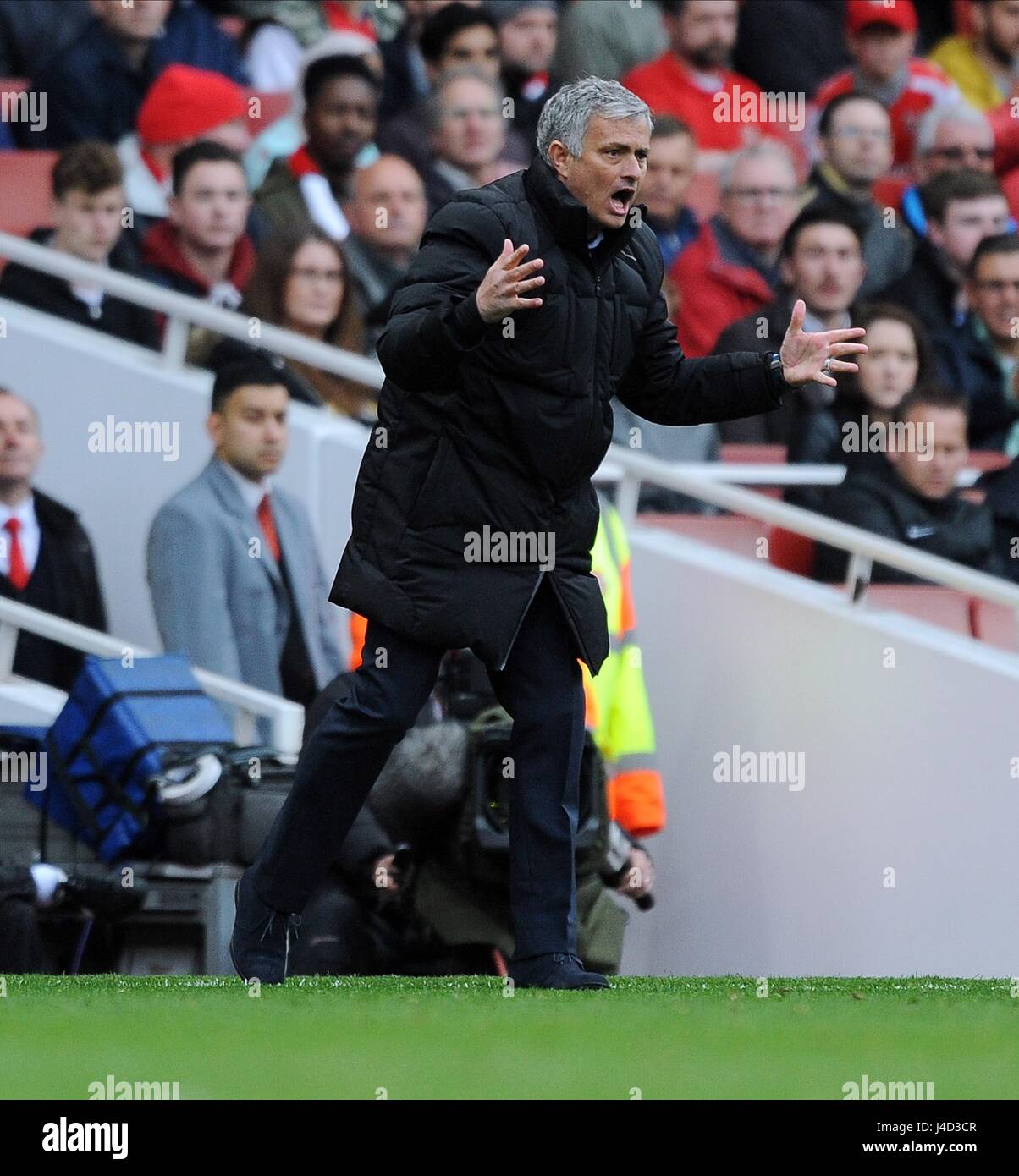 CHELSEA MANAGER JOSE MOURINHO ARSENAL V CHELSEA EMIRATES STADIUM LONDON ...