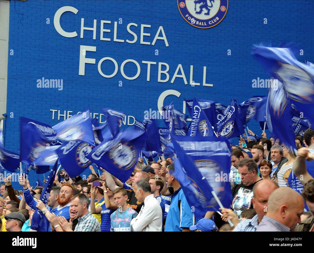 Chelsea fans with their flags hi-res stock photography and images - Alamy