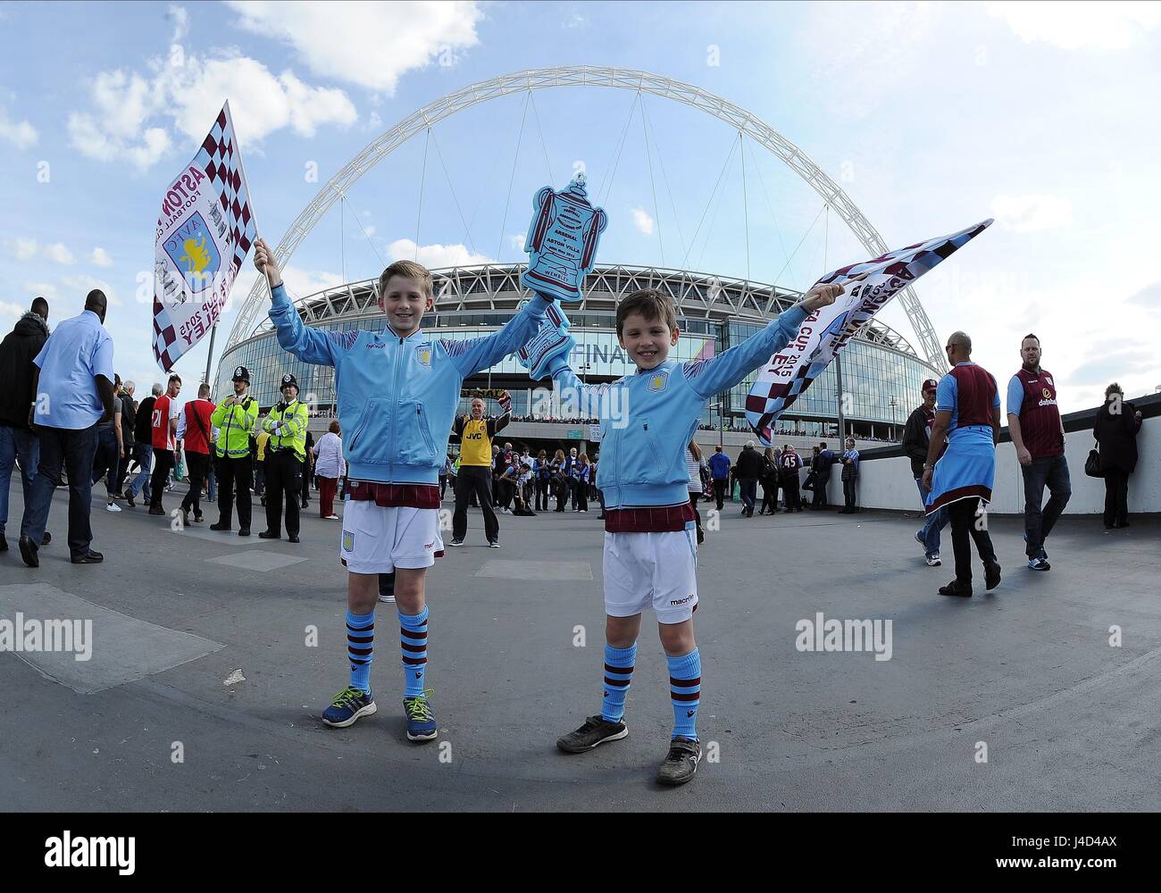 Villa fans hi-res stock photography and images - Alamy