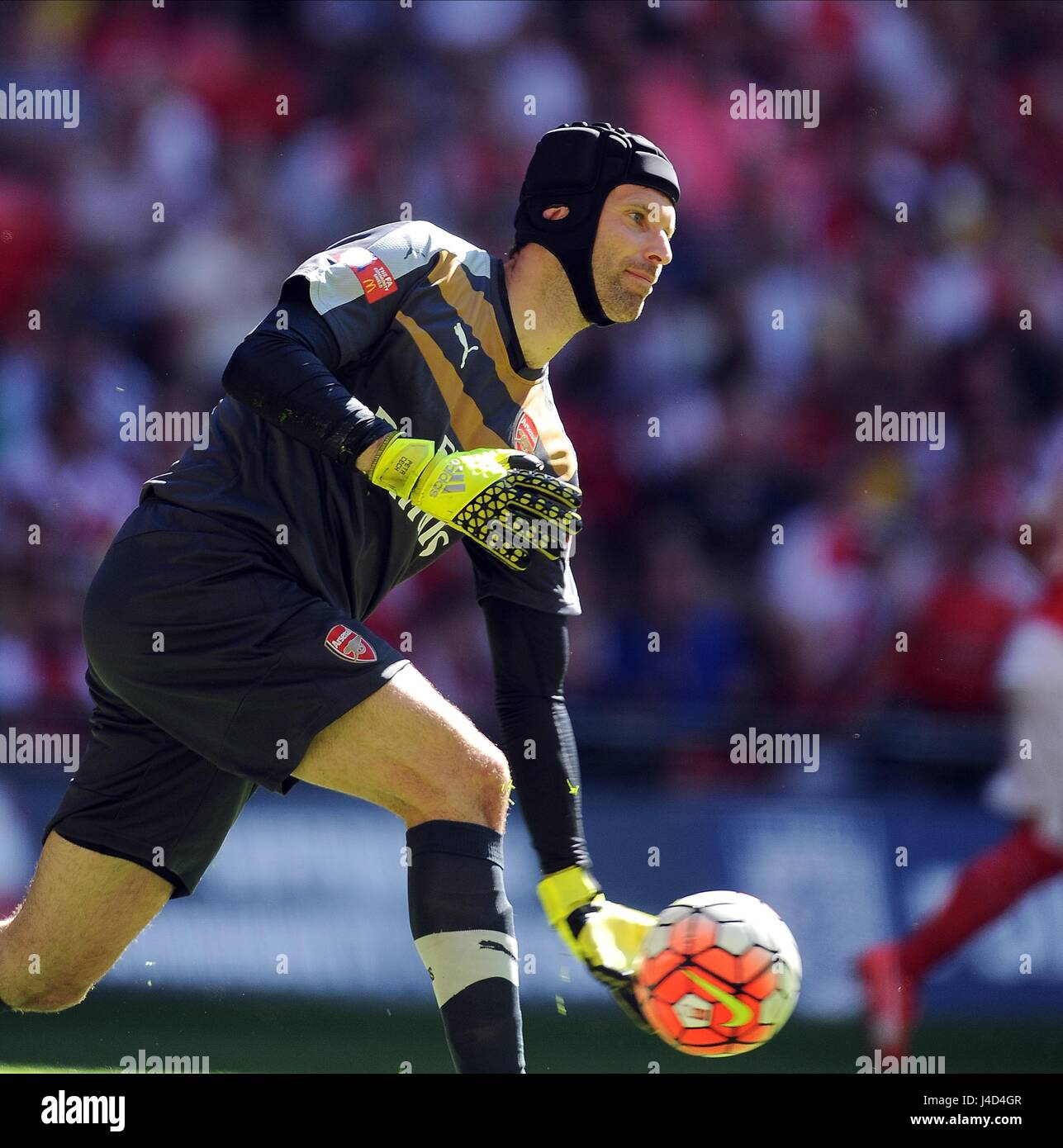ARSENAL GOALKEEPER PETR CECH ARSENAL V CHELSEA WEMBLEY STADIUM LONDON ...