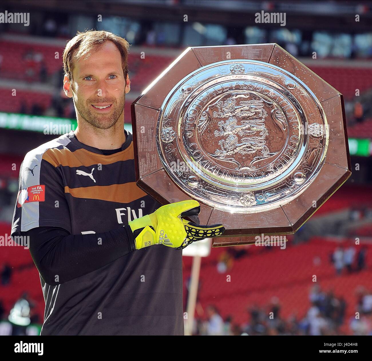 ARSENAL GOALKEEPER PETR CECH C ARSENAL V CHELSEA WEMBLEY STADIUM LONDON ...