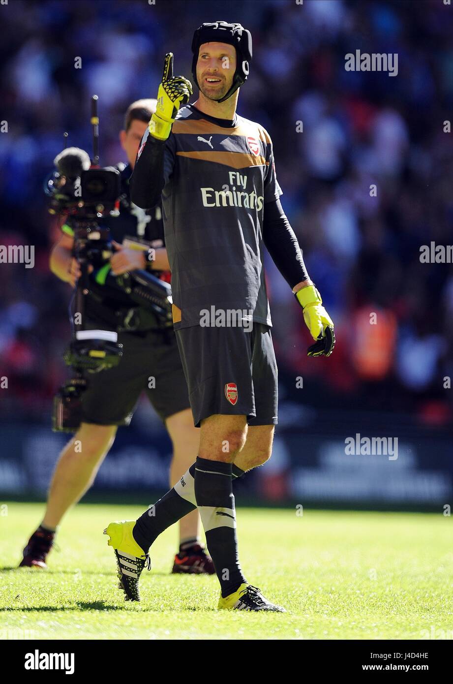 Chelsea goalkeeper celebrates at the end of the game hi-res stock ...