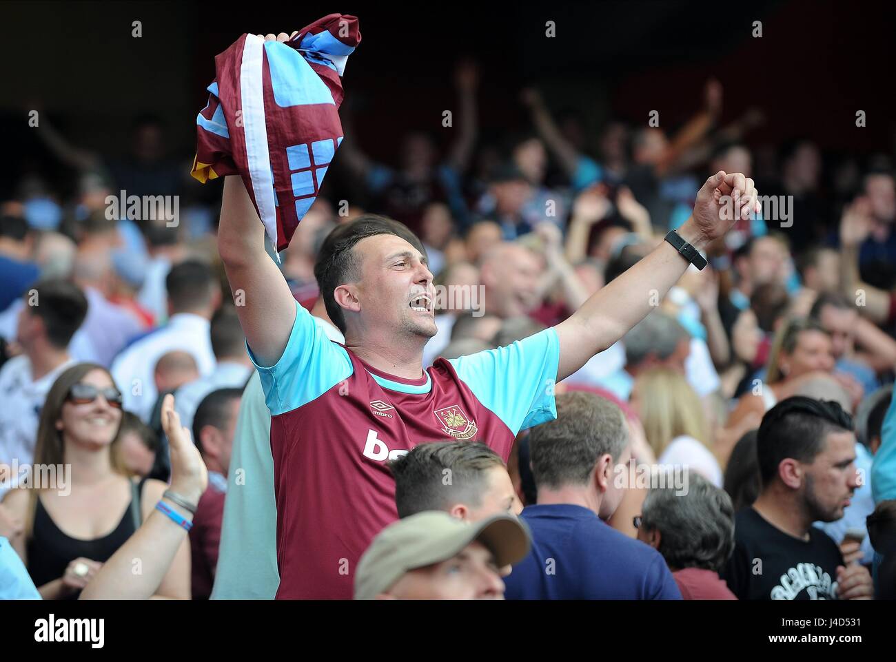 West ham united fans hi-res stock photography and images - Alamy