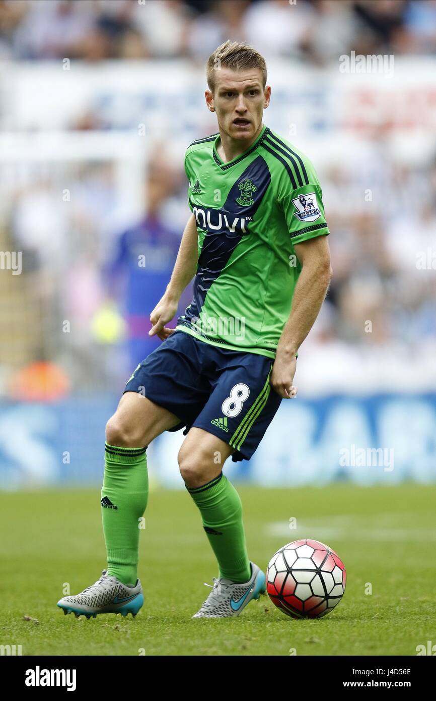 STEVEN DAVIS SOUTHAMPTON FC SOUTHAMPTON FC ST JAMES PARK NEWCASTLE ...