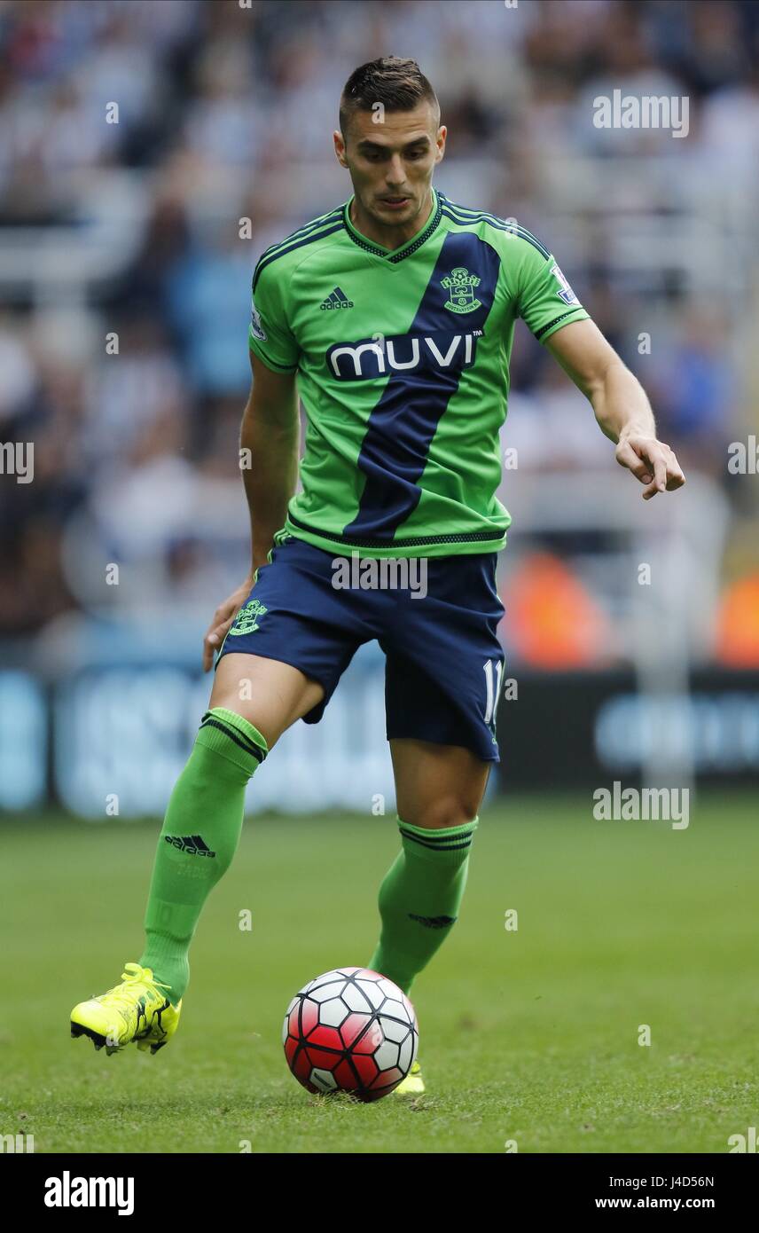 DUSAN TADIC SOUTHAMPTON FC SOUTHAMPTON FC ST JAMES PARK NEWCASTLE ...