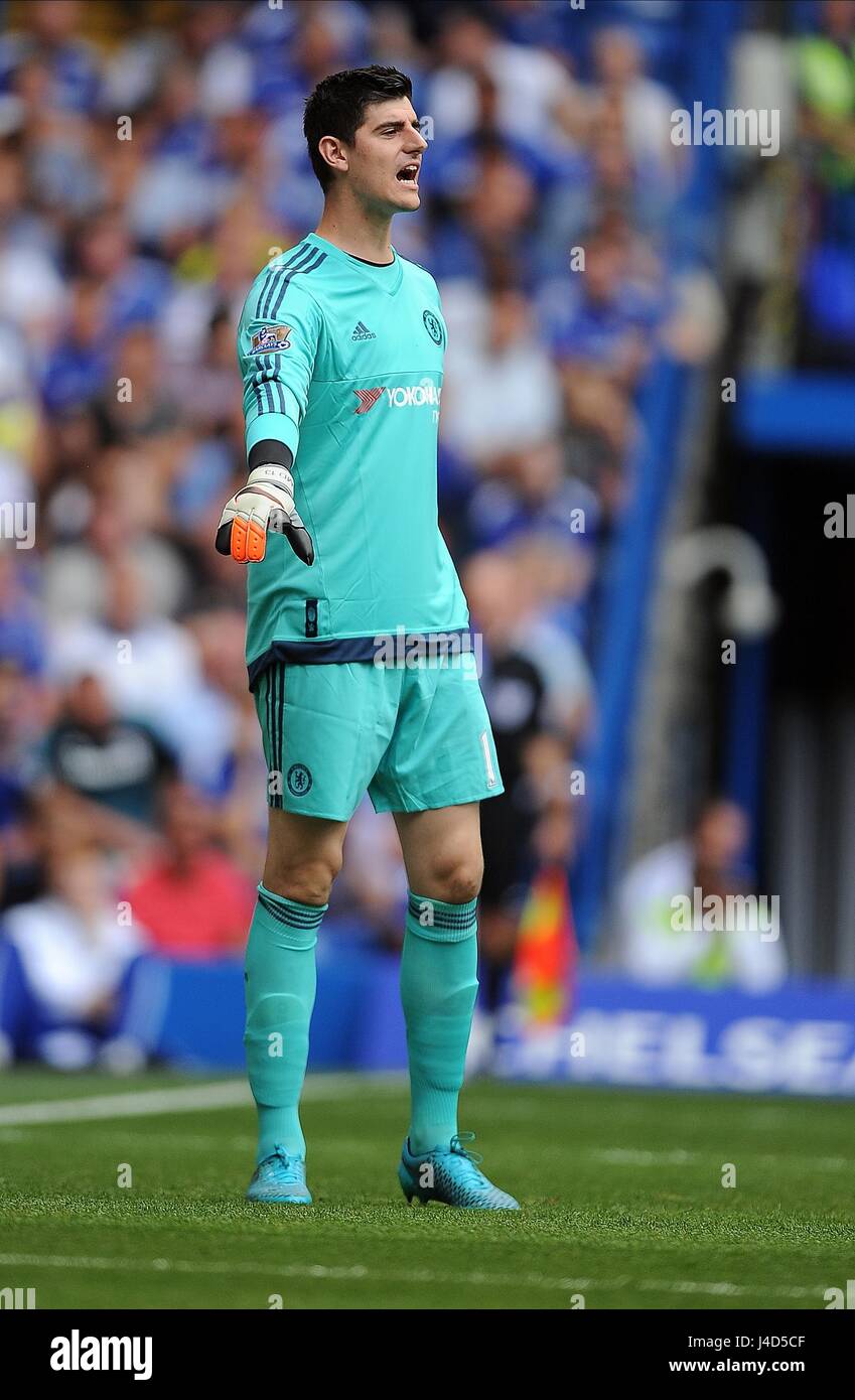 Thibaut courtois chelsea goalkeeper hi-res stock photography and images ...