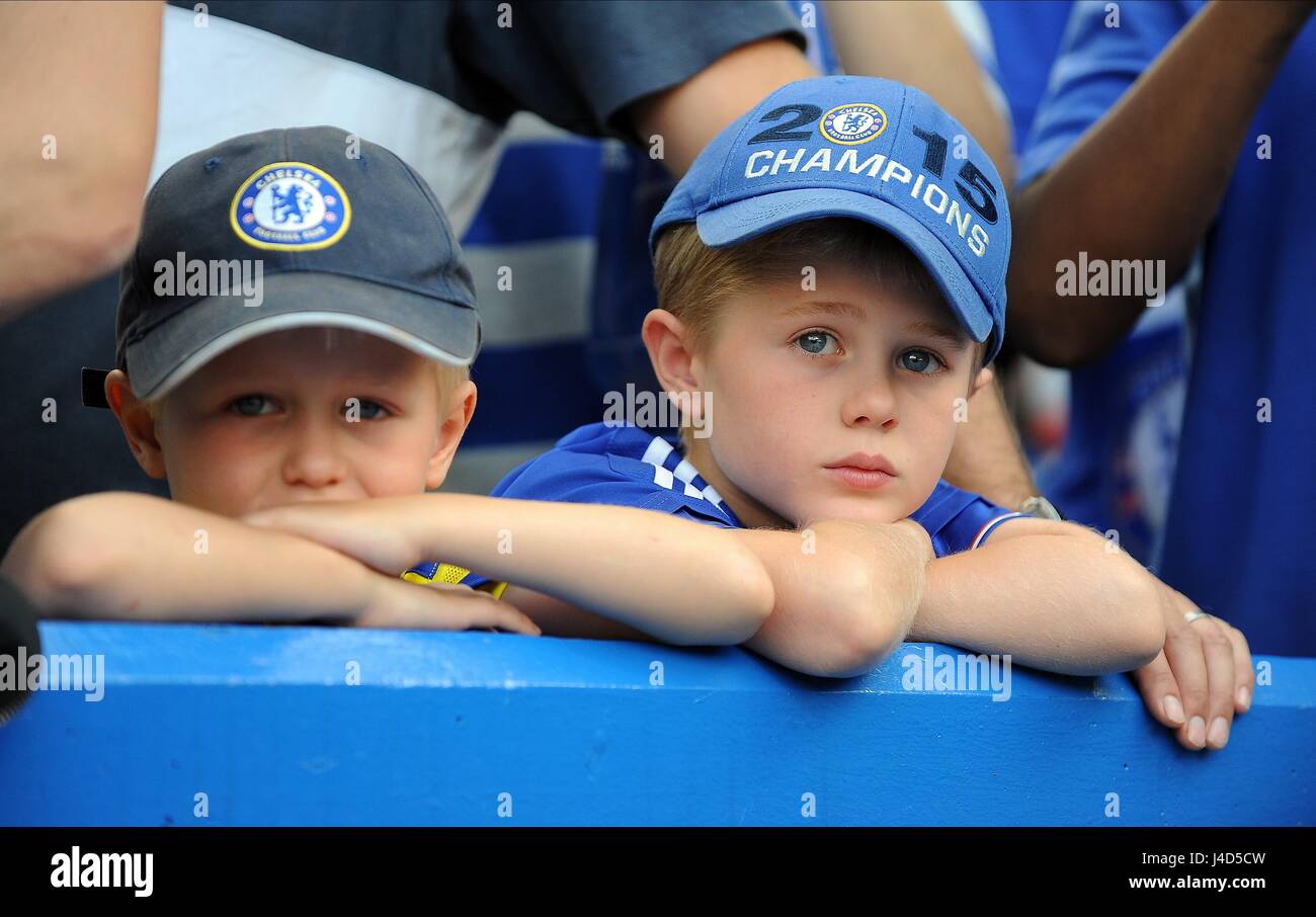 Young chelsea fans hi-res stock photography and images - Alamy