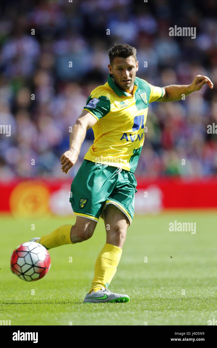 Wes hoolahan premier league norwich hi-res stock photography and images ...