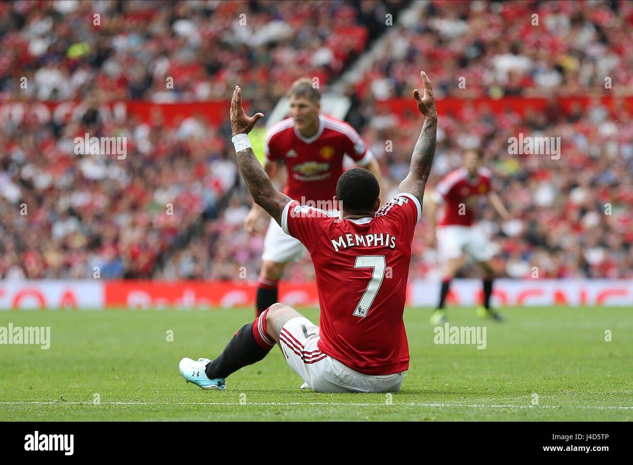 MEMPHIS DEPAY MANCHESTER UNITED FC OLD TRAFFORD MANCHESTER ENGLAND 22 ...