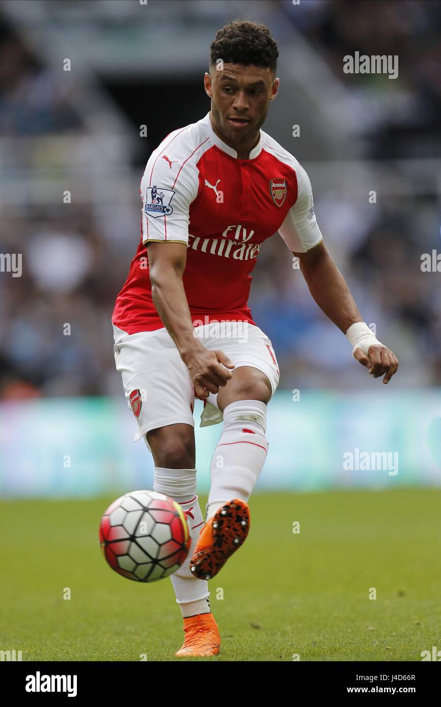 ALEX OXLADE-CHAMBERLAIN ARSENAL FC ST JAMES PARK NEWCASTLE ENGLAND 29 ...