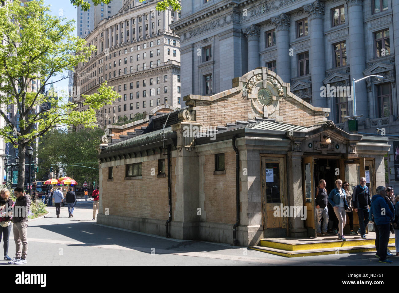 Bowling green station hi-res stock photography and images - Alamy