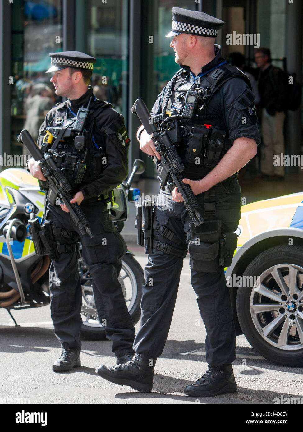 Funeral procession of PC Keith Palmer on it's way to Southwark ...