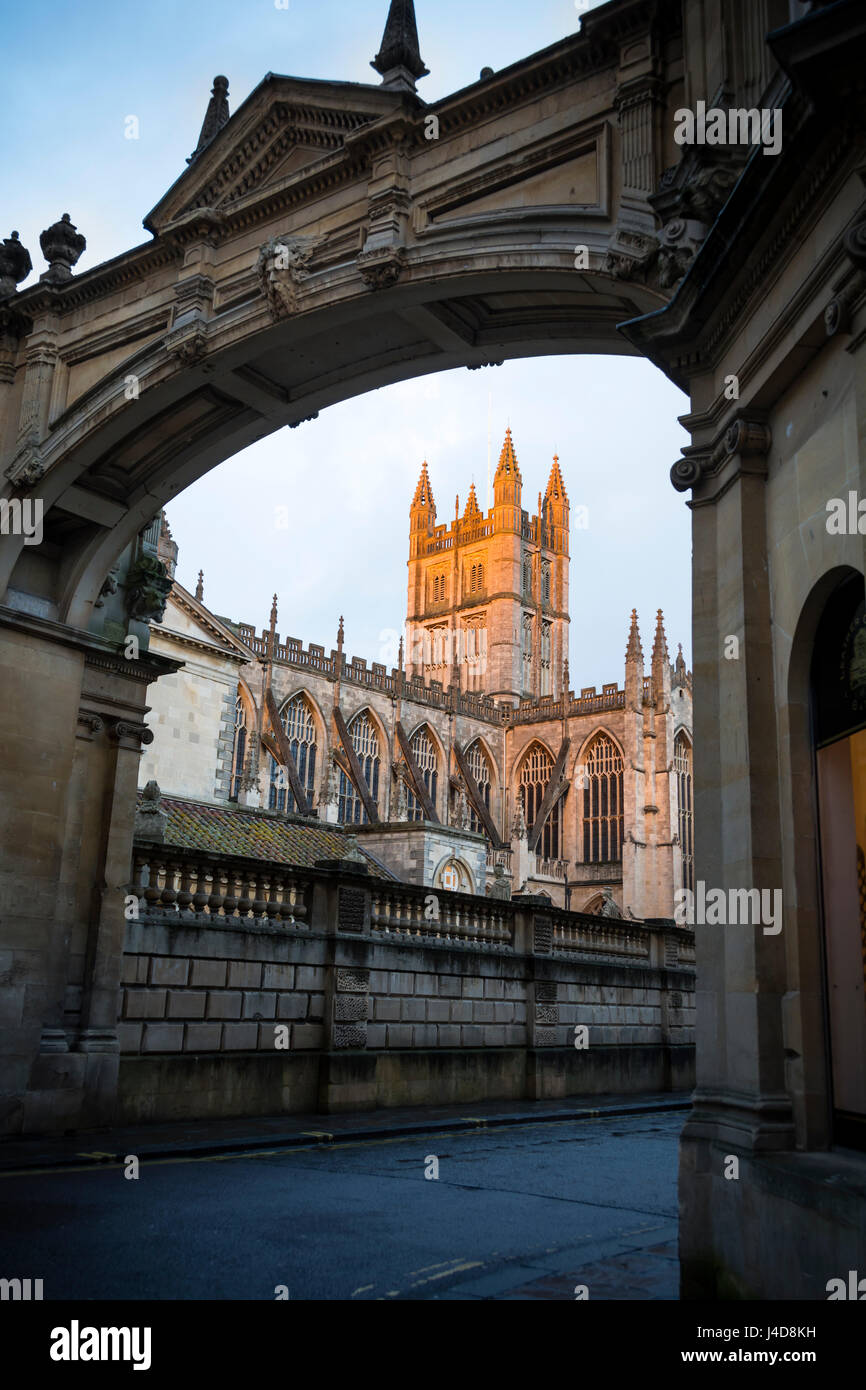 Bath cathedral framed through archway Stock Photo - Alamy