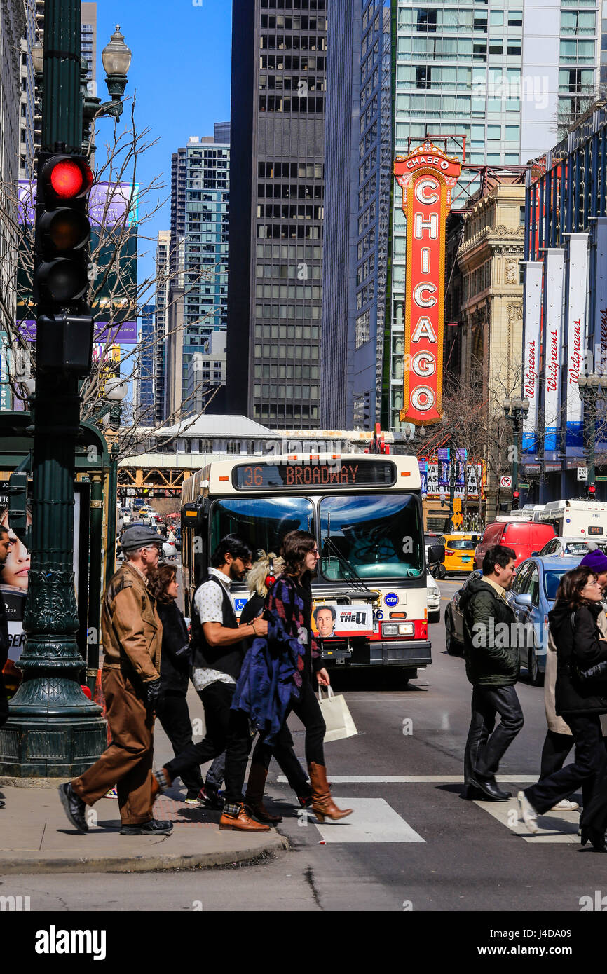 Chicago street and people hi-res stock photography and images - Alamy